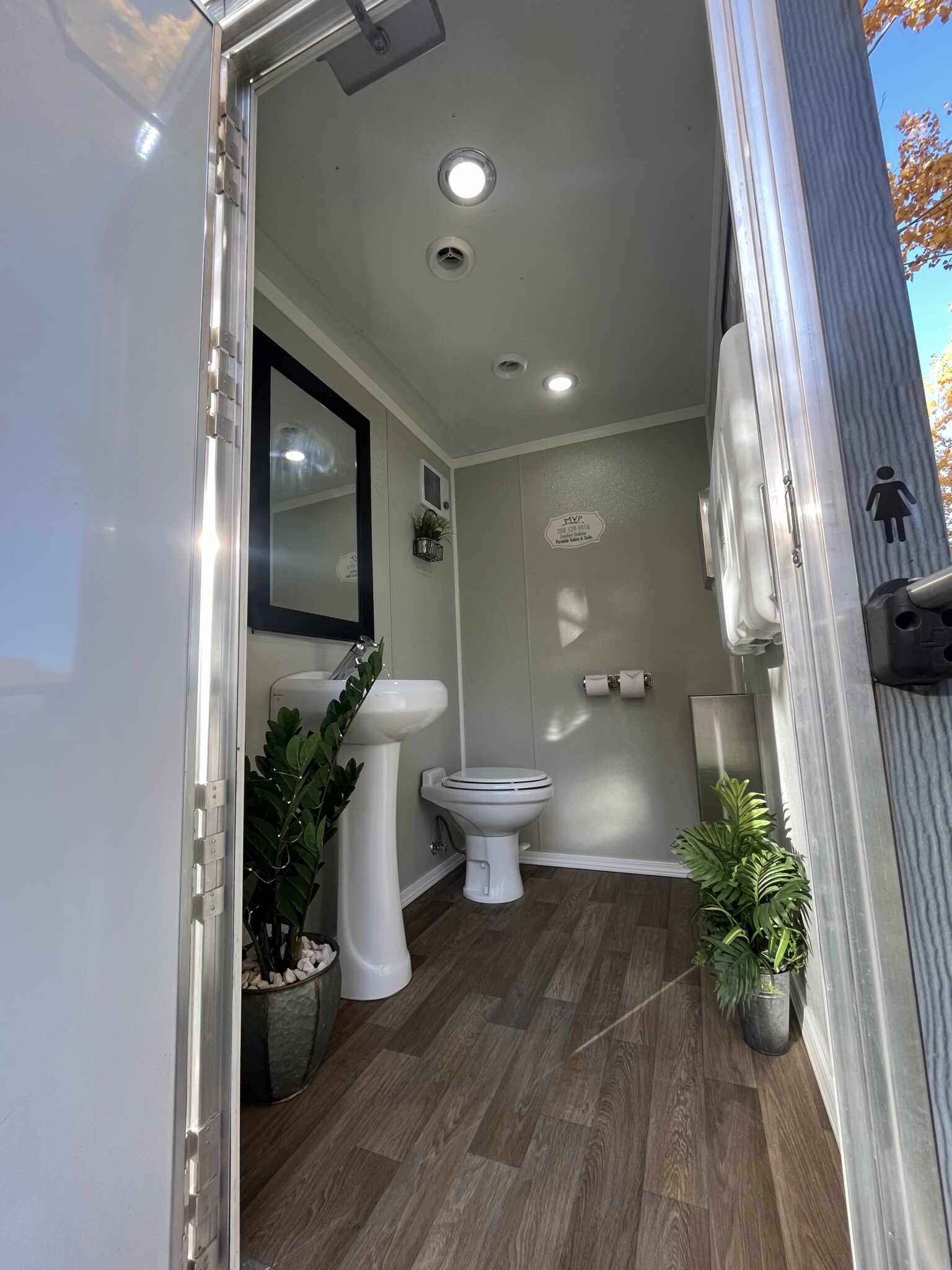 Luxury Executive Restroom Rentals in Idaho | MVP Rentals